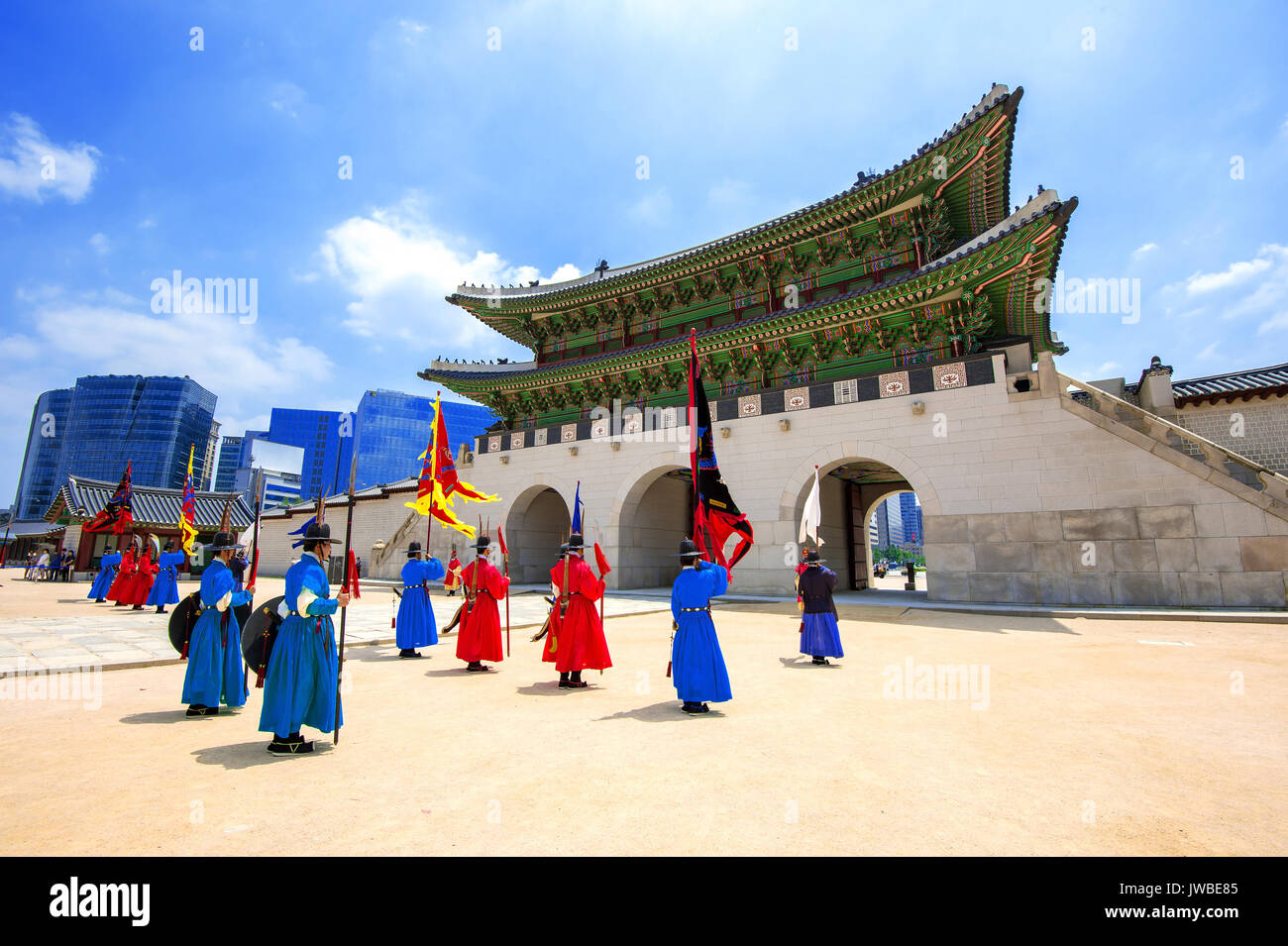 SEOUL, SOUTH KOREA - JUNE 28: Soldier with traditional Joseon dynasty ...