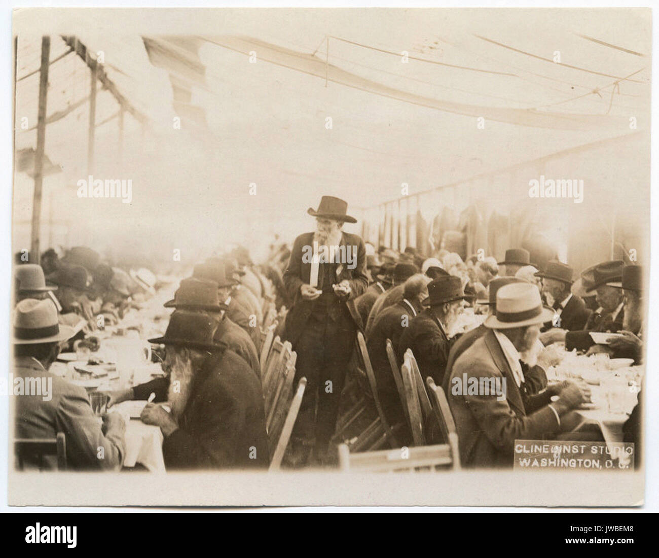 Confederate veterans dining in a tent - Civil War Photographs Stock ...