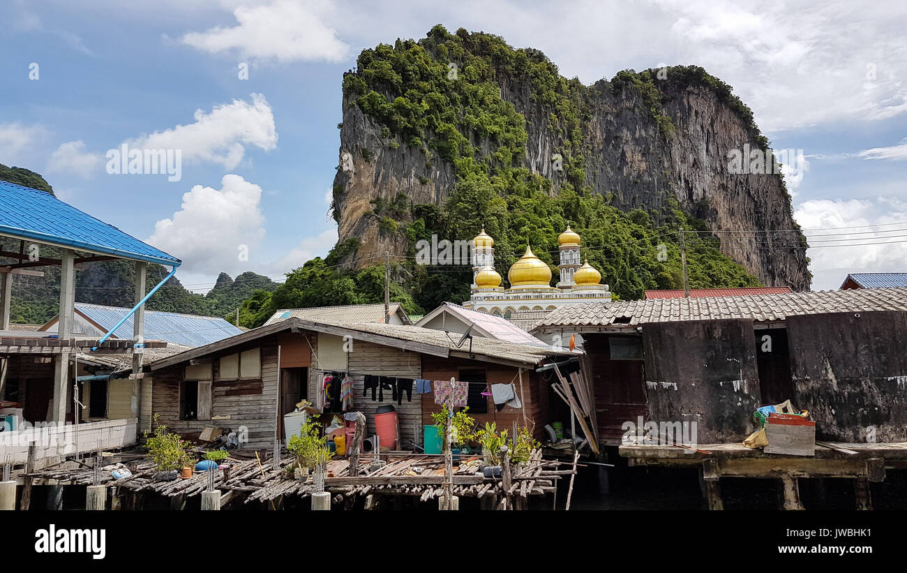 The village of Ko Panyi Stock Photo - Alamy