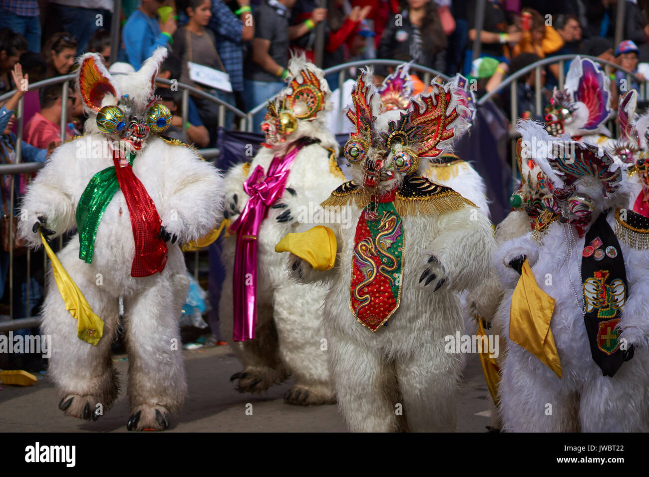 Dancing bear chain hi-res stock photography and images - Alamy