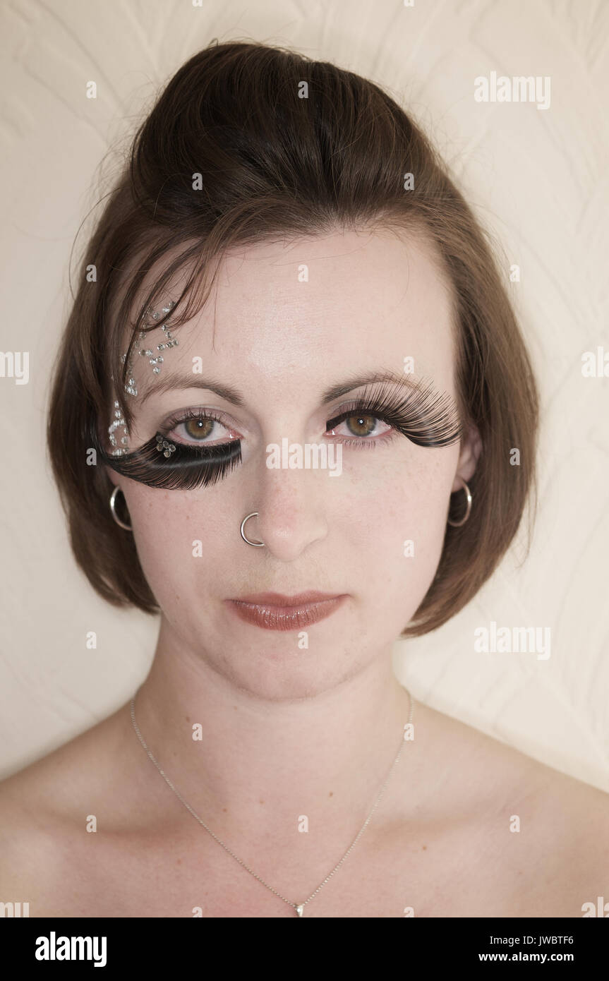 False eyelashes hi-res stock photography and images - Alamy