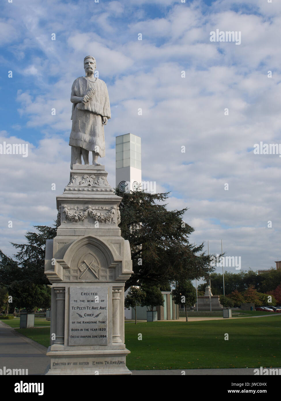 Statue In A Public City Square Stock Photo - Alamy