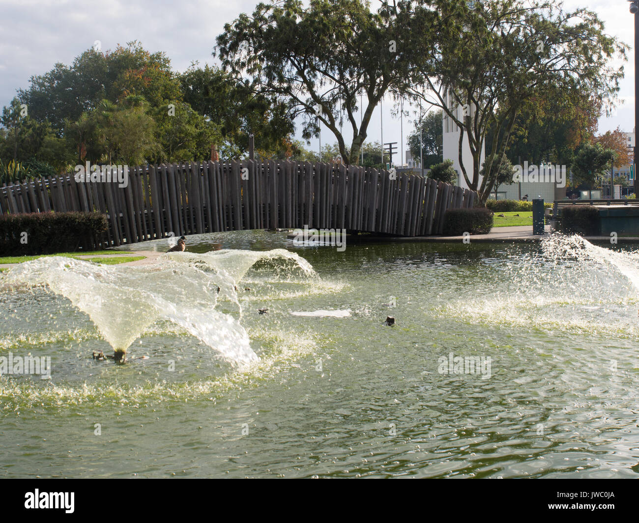 Public park pond fountain hi-res stock photography and images - Alamy