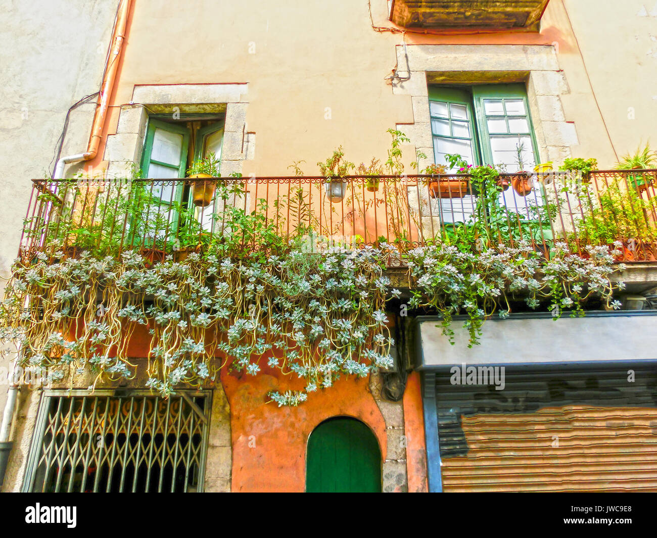 Pals spain historic village town hi-res stock photography and images ...