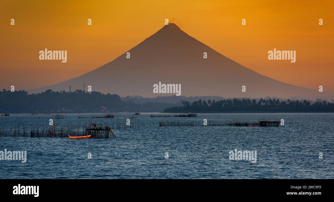 Donsol philippines hi-res stock photography and images - Alamy