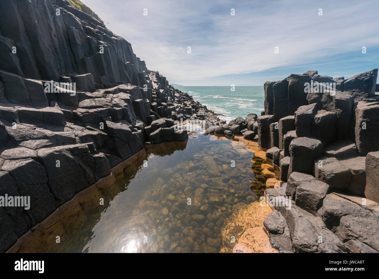 Hexagonal rocks hi-res stock photography and images - Alamy