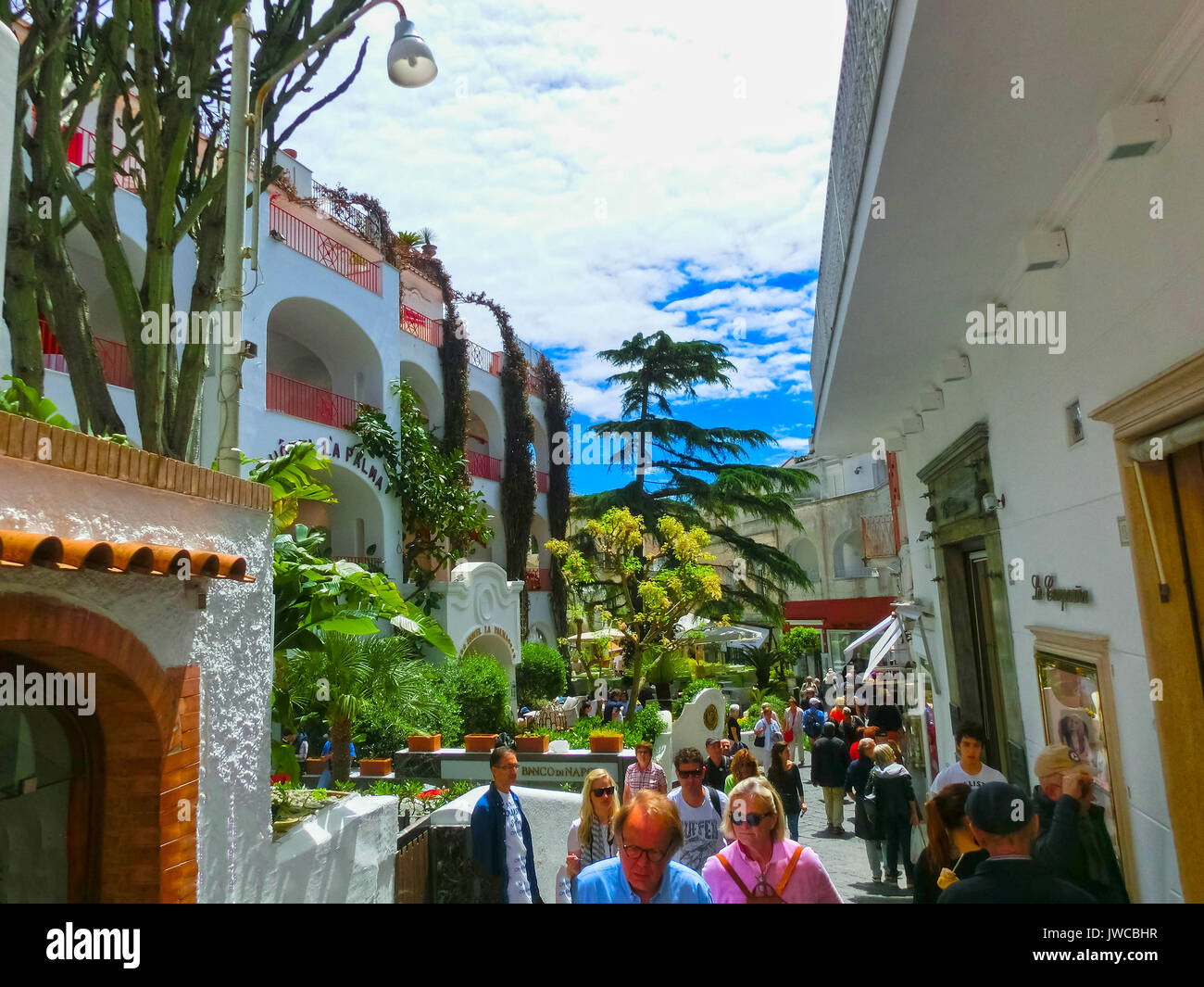 Tourist shopping capri italy hi-res stock photography and images - Alamy