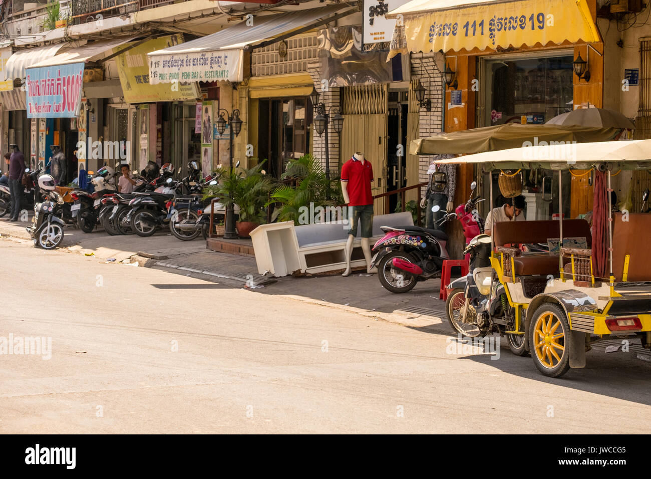 city streets phnom penh Stock Photo - Alamy