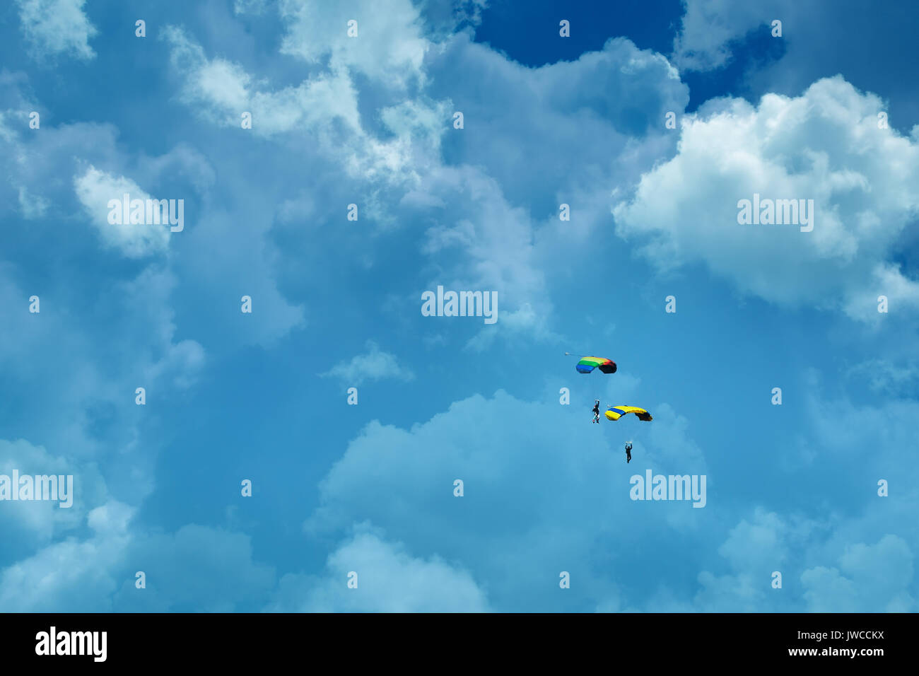 Parachuting parachute hi-res stock photography and images - Alamy