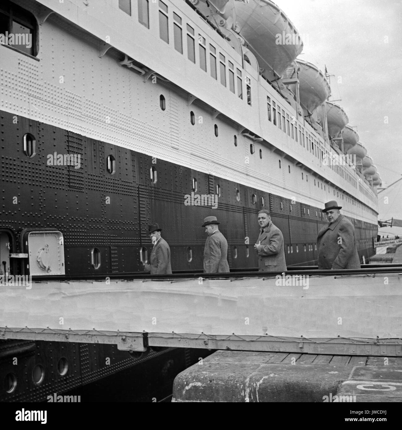 Gangplank Ship High Resolution Stock Photography and Images - Alamy
