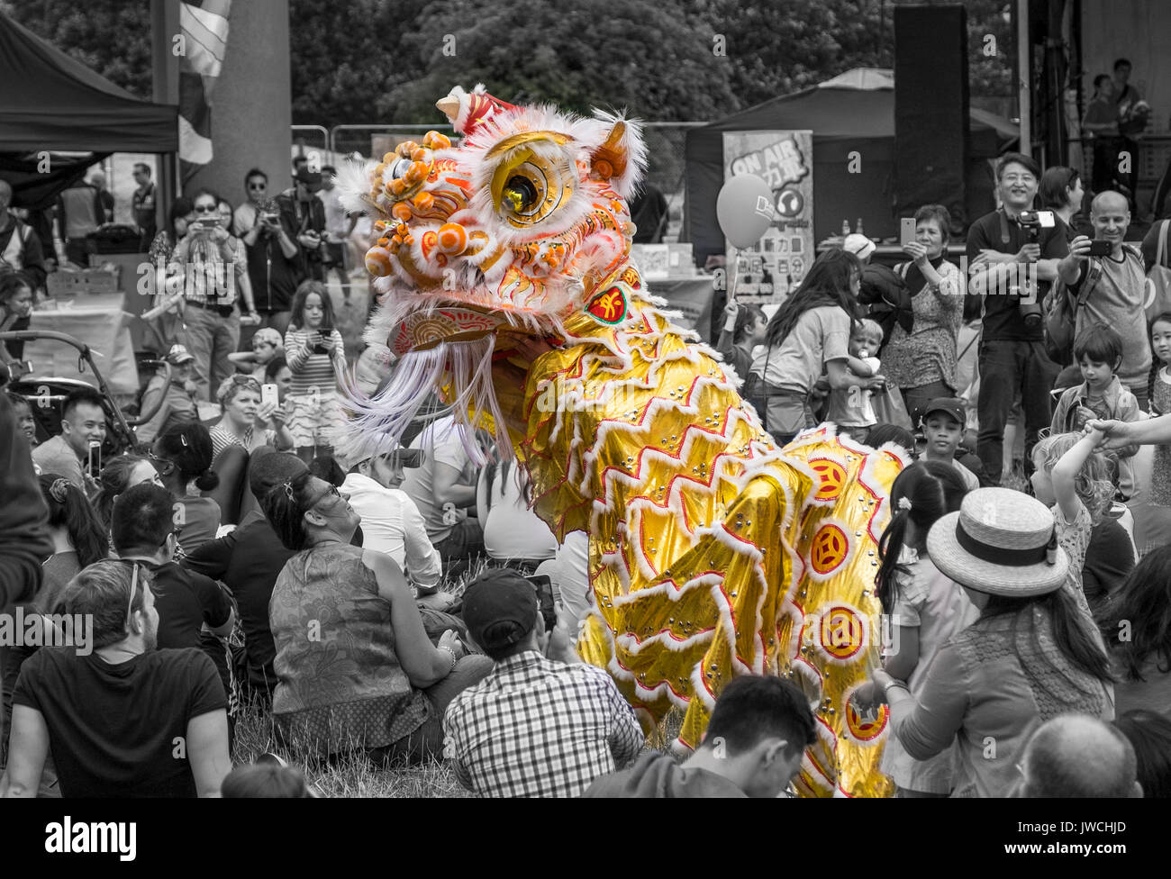 Dancing dragon hi-res stock photography and images - Alamy