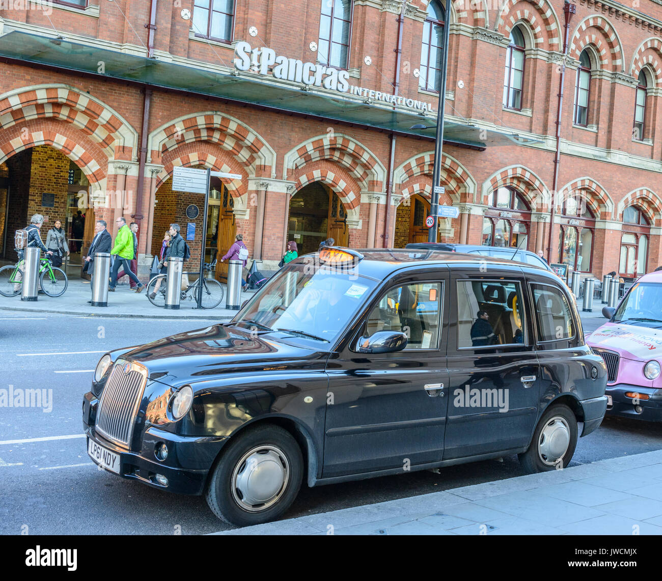 London black cab hi-res stock photography and images - Alamy