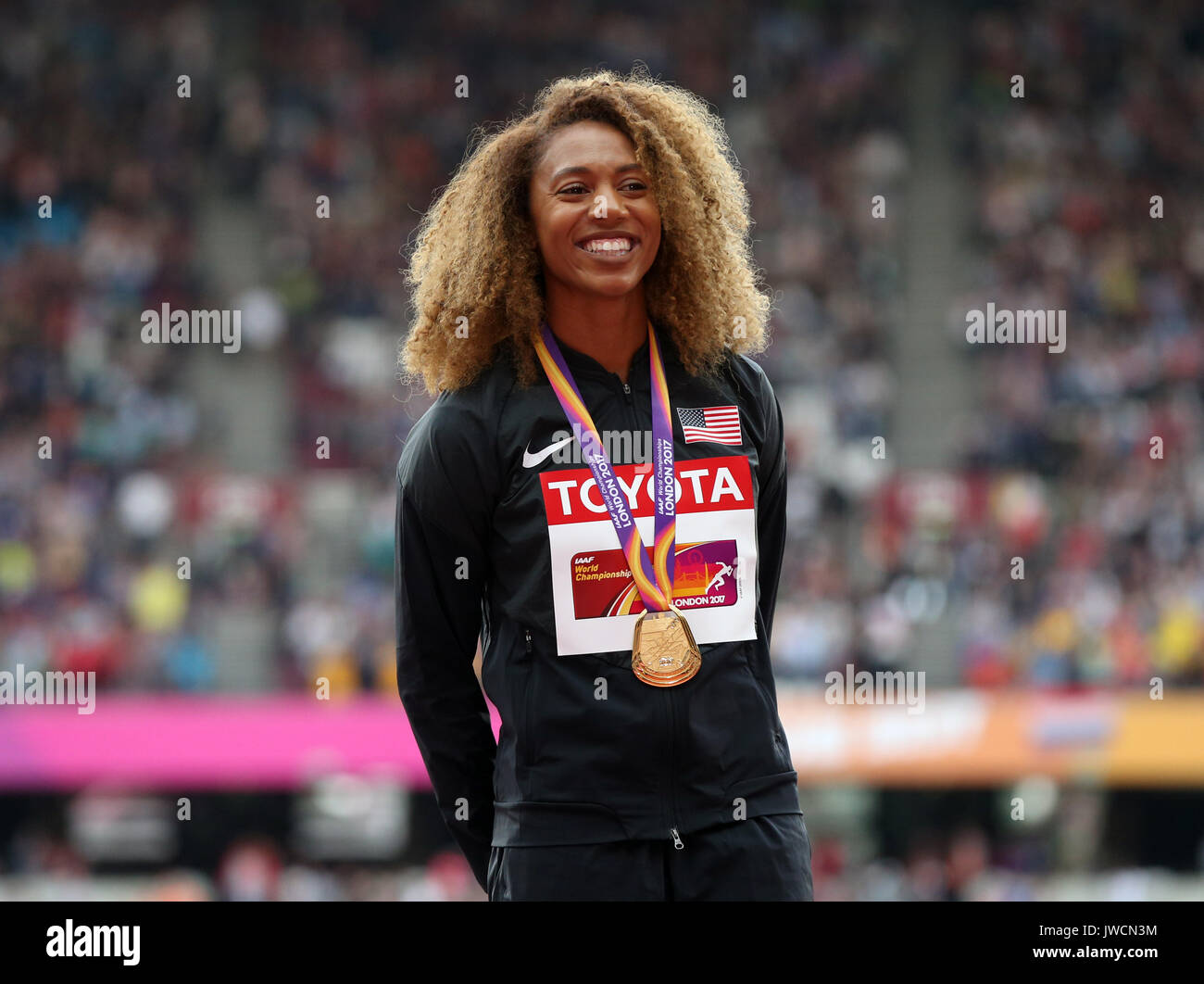 USA's Kori Carter celebrates winning gold in the medal ceremony for the ...