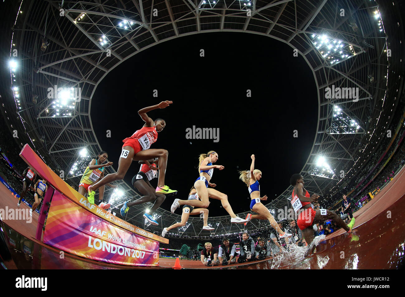 USA's Emma Coburn (second right) and USA's Courtney Frerichs (centre ...