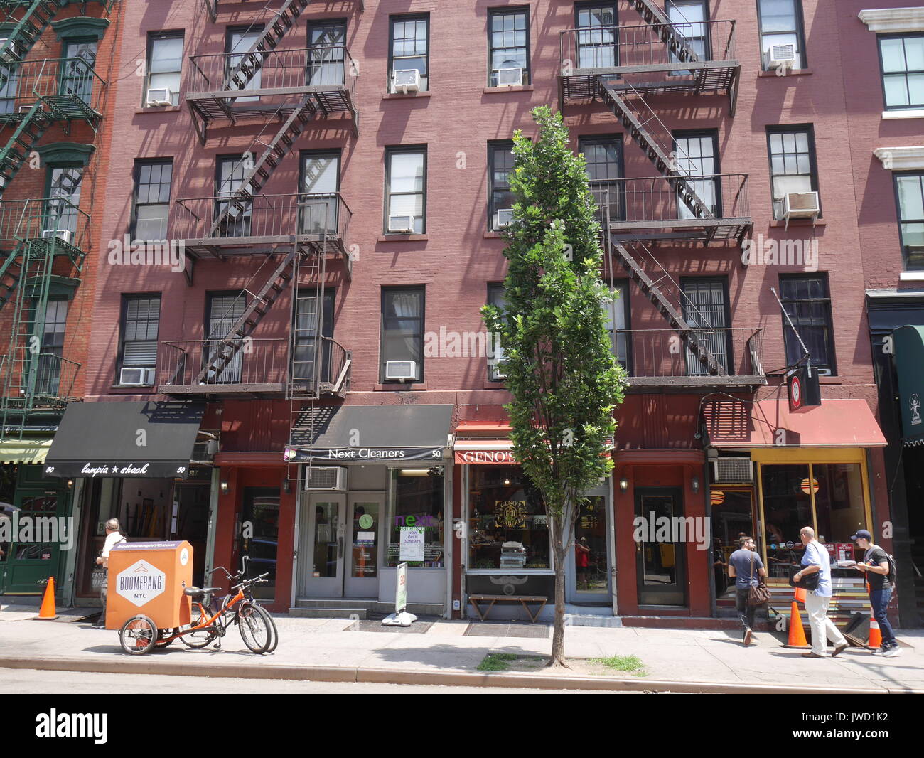 Fire escape bridge hi-res stock photography and images - Alamy