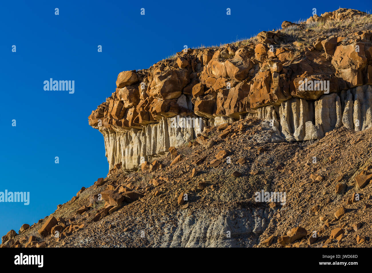 Layers of eroded rock hi-res stock photography and images - Alamy