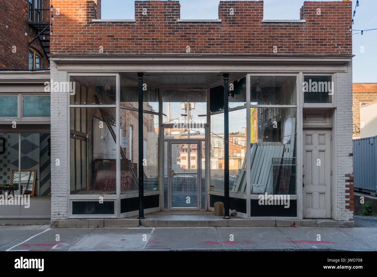 Run down area hi-res stock photography and images - Alamy