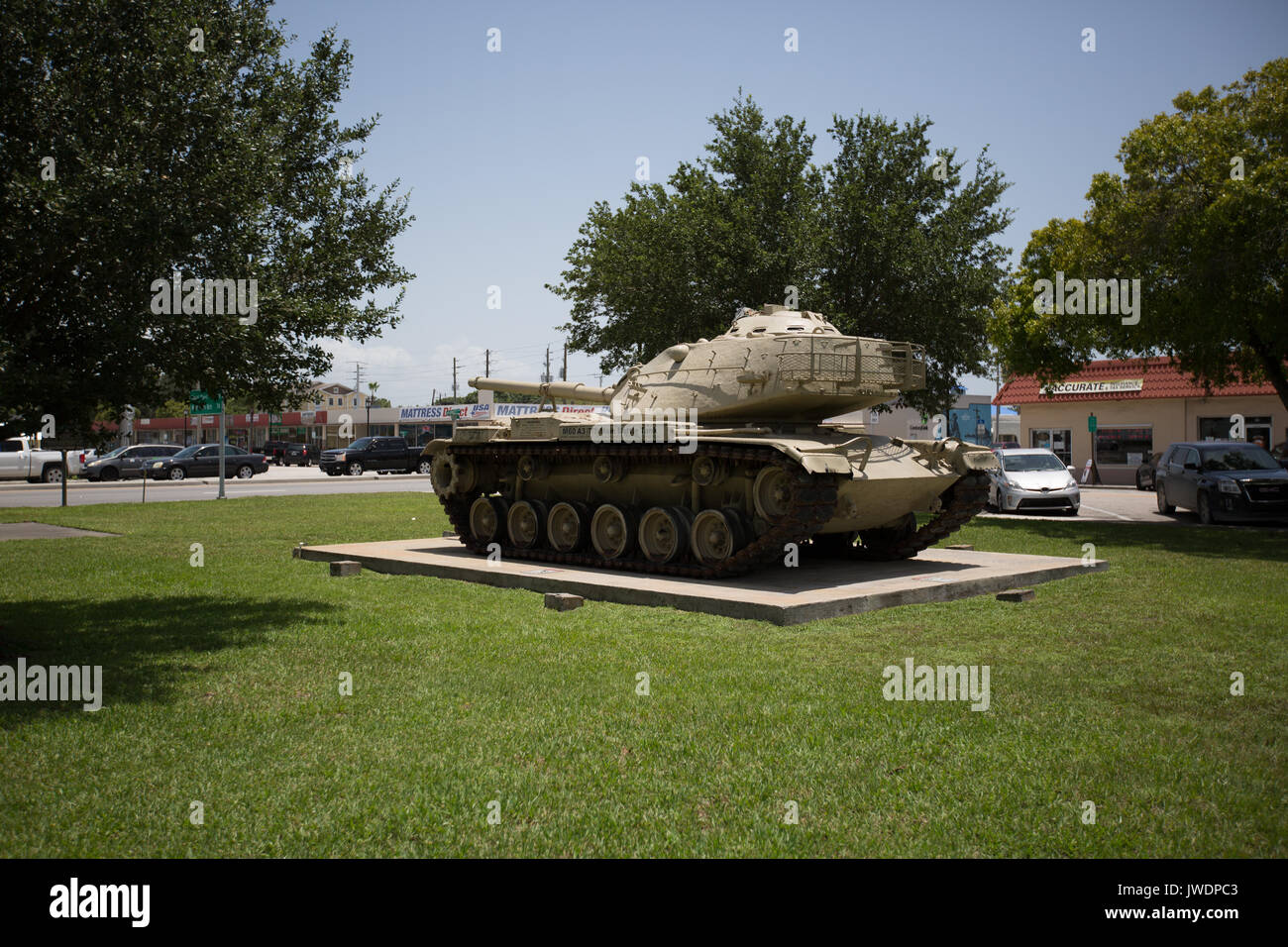 Old United States Army Tank at a war memoral display Stock Photo - Alamy