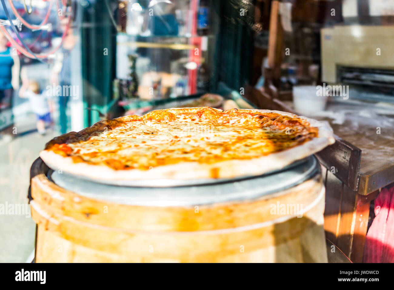 Pizza restaurant window display hi-res stock photography and images - Alamy