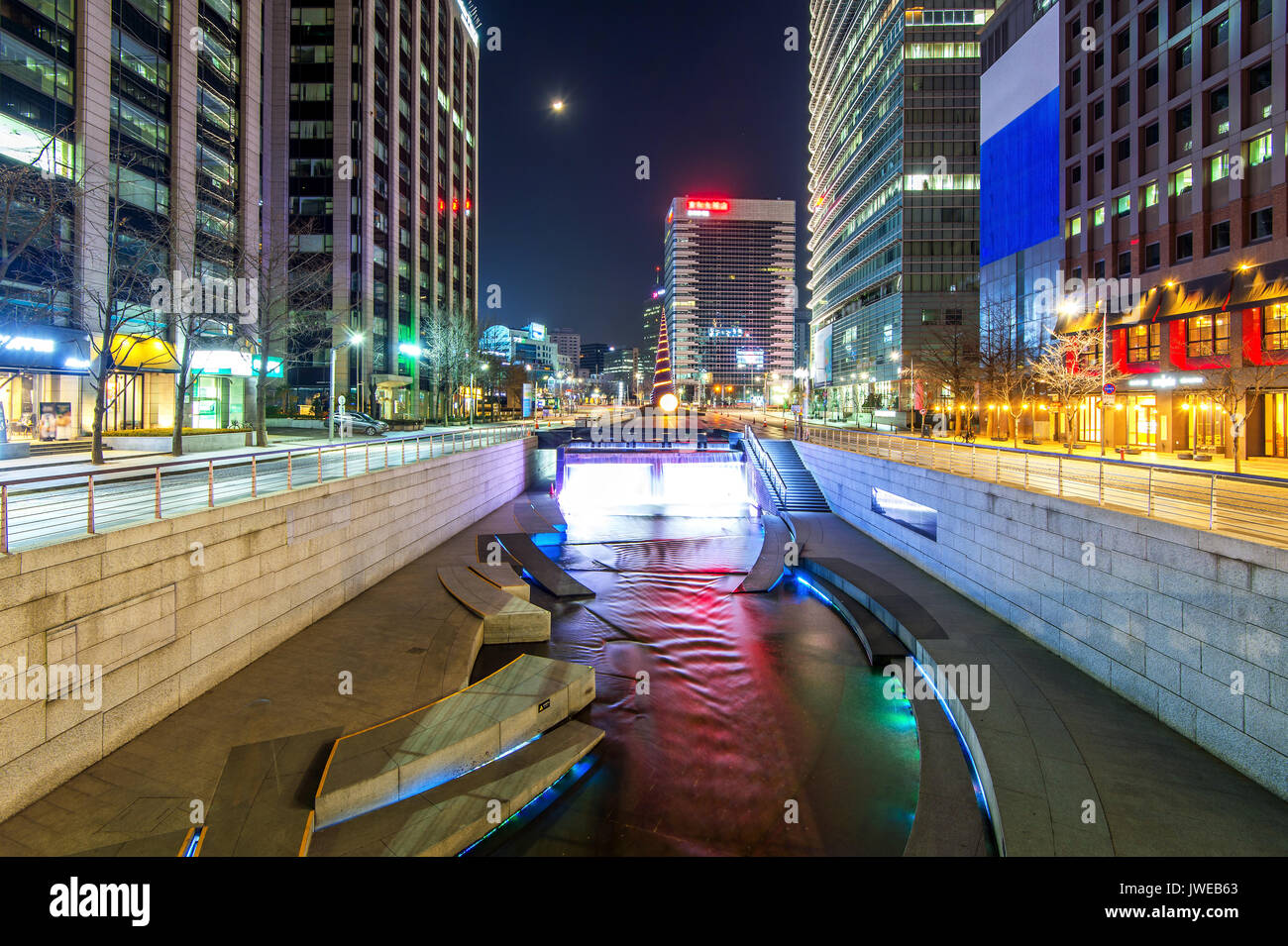 Cheonggyecheon Stream at night in Seoul,South Korea Stock Photo - Alamy