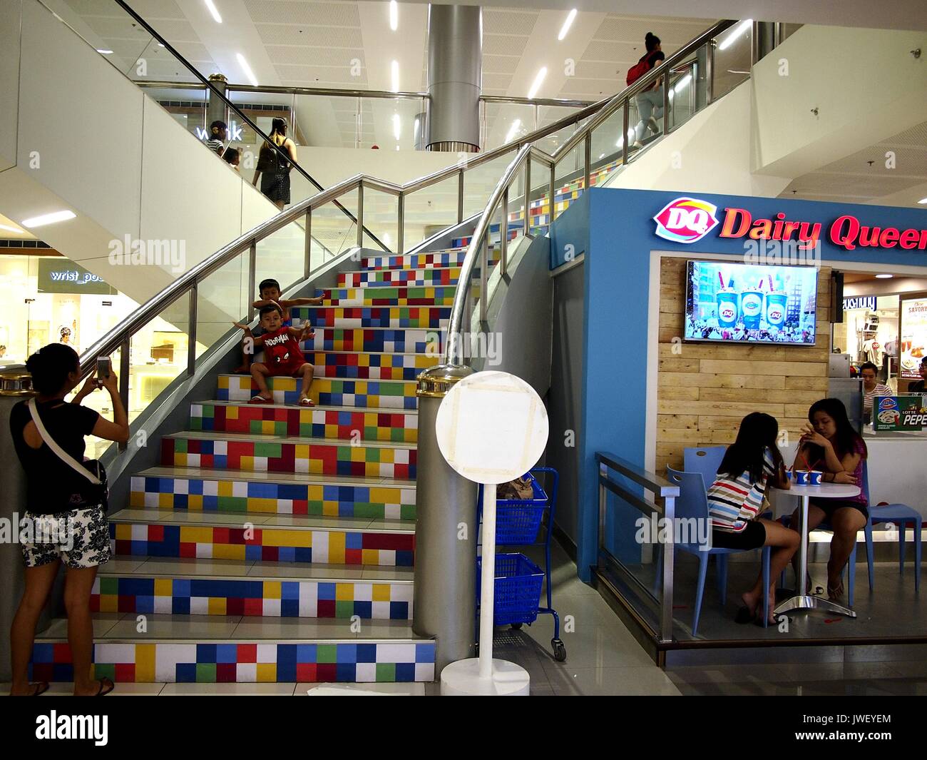 Sm east ortigas hi-res stock photography and images - Alamy