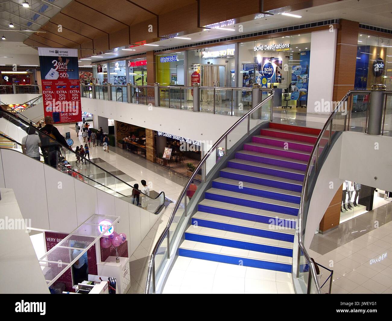 PASIG CITY, PHILIPPINES - AUGUST 6, 2017: Stores, shops, cafes and ...