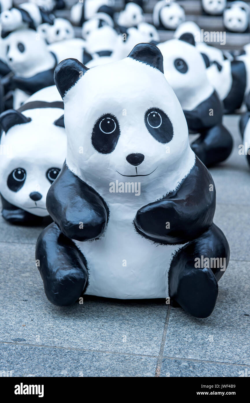 Panda sculpture chengdu hi-res stock photography and images - Alamy