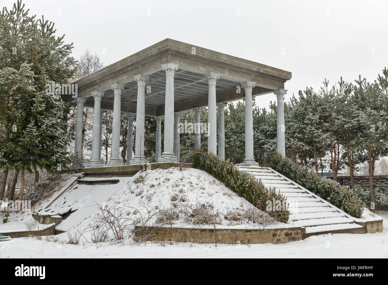 Doric columns colonnade in hi-res stock photography and images - Alamy