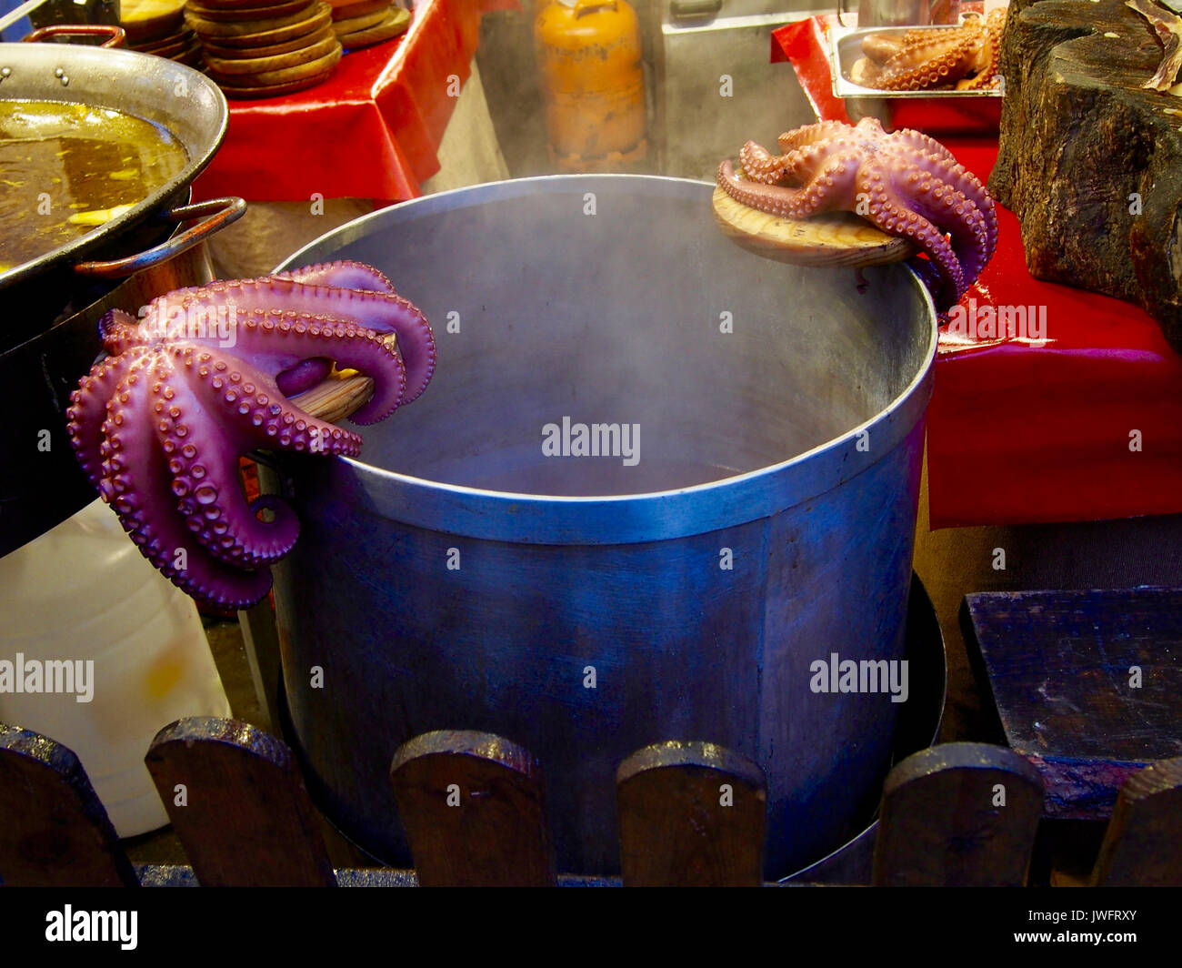Octopus pot hi-res stock photography and images - Alamy