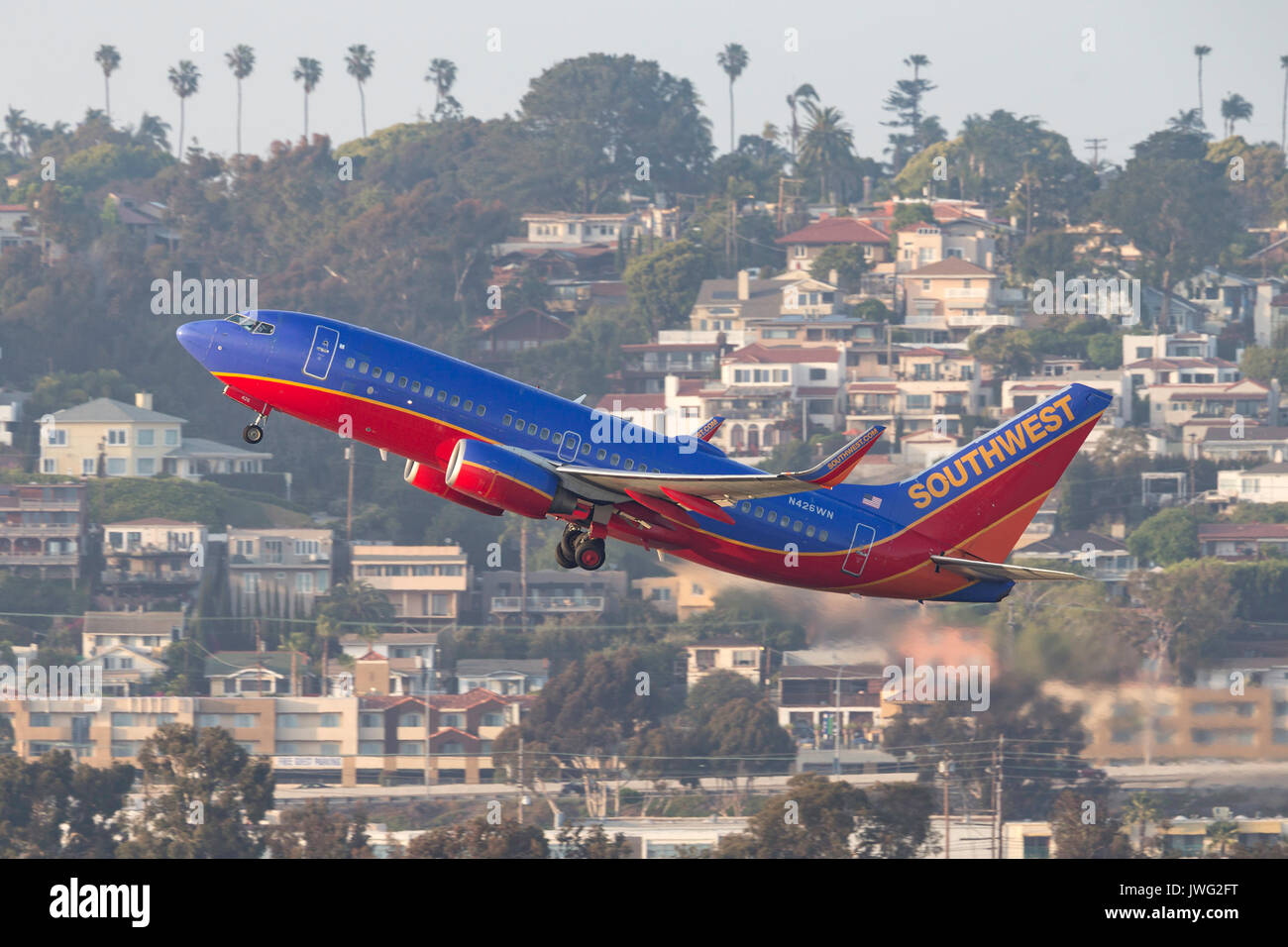 Southwest Airlines Boeing 737-7H4 N426WN departing San Diego ...
