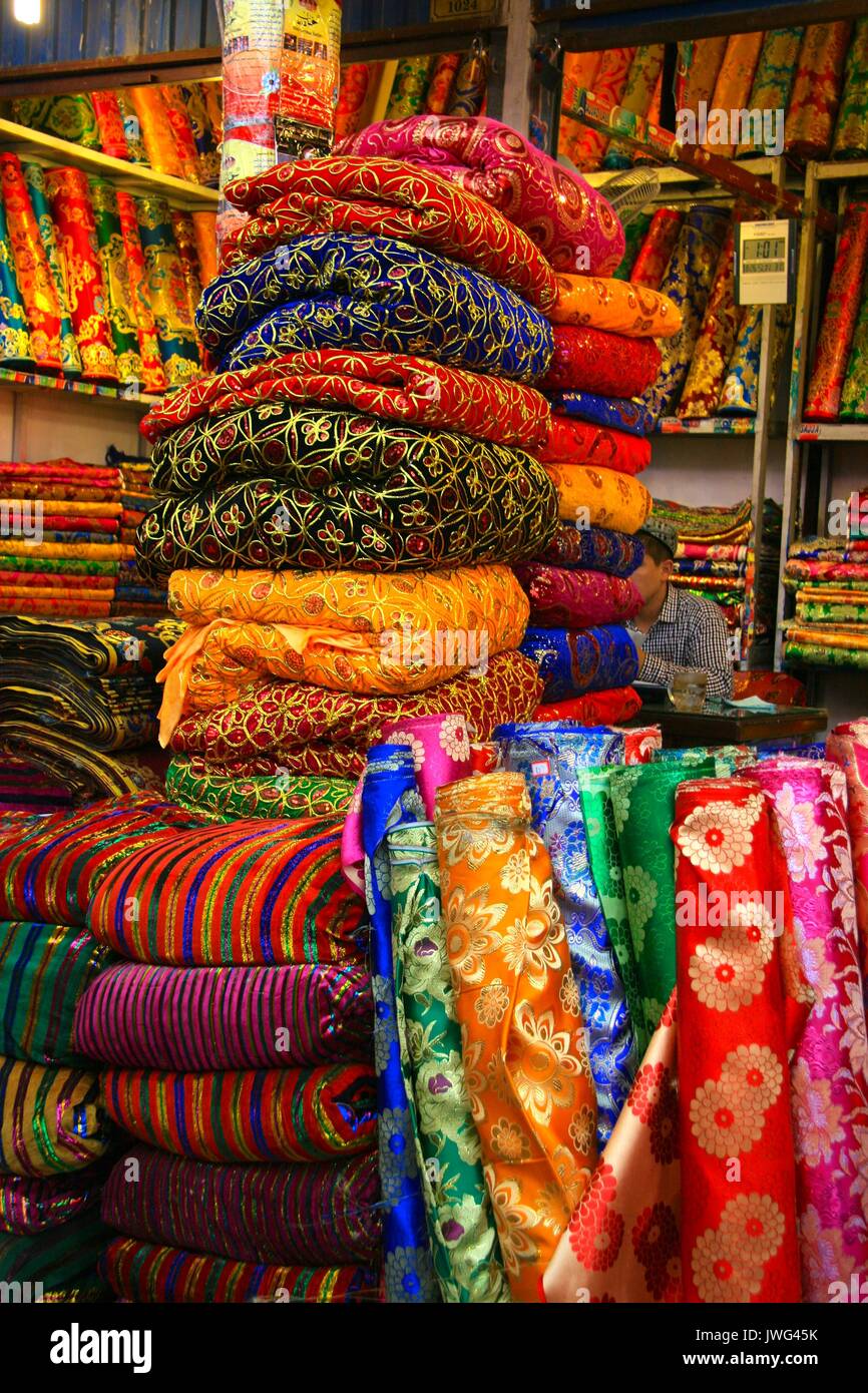 Cloth bales hi-res stock photography and images - Alamy