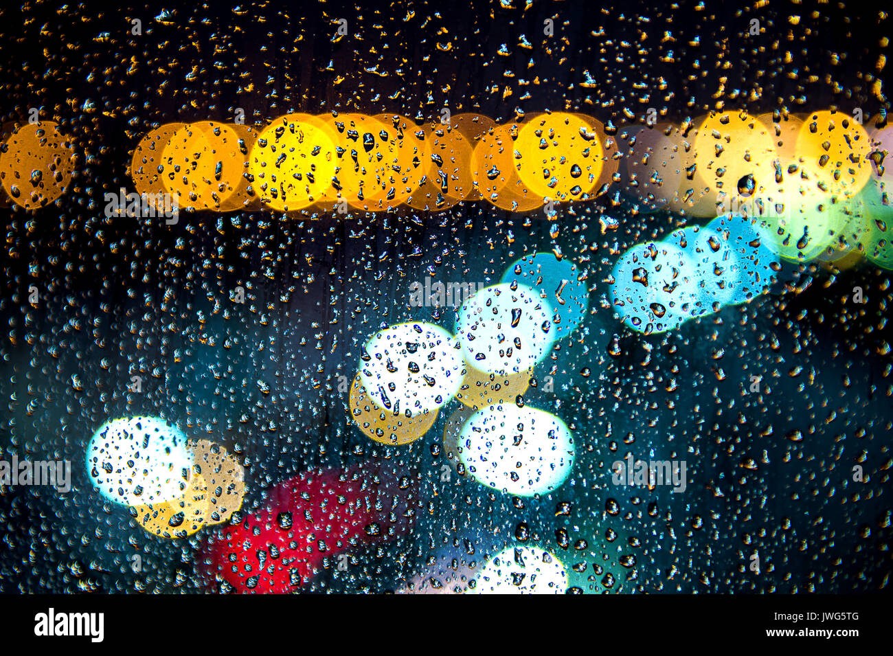Raindrops on window bokeh hi-res stock photography and images - Alamy