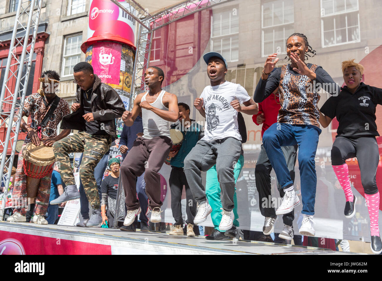 Zulu dance group hi-res stock photography and images - Alamy