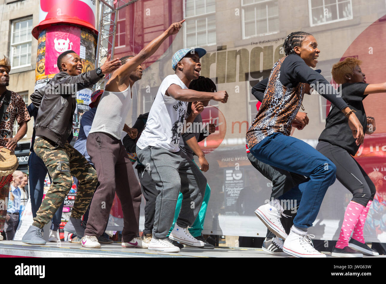 Group dance on stage zulu hi-res stock photography and images - Alamy