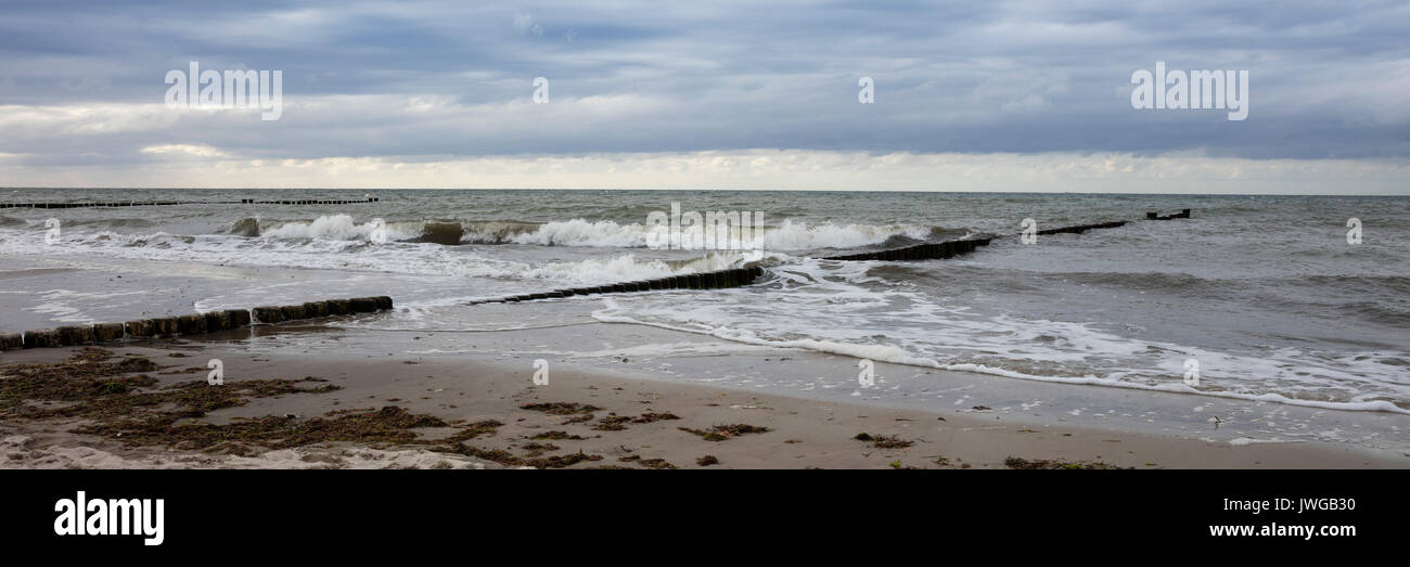 Breaking of waves at the coast, Kuehlungsborn, Mecklenburg-Vorpommern ...