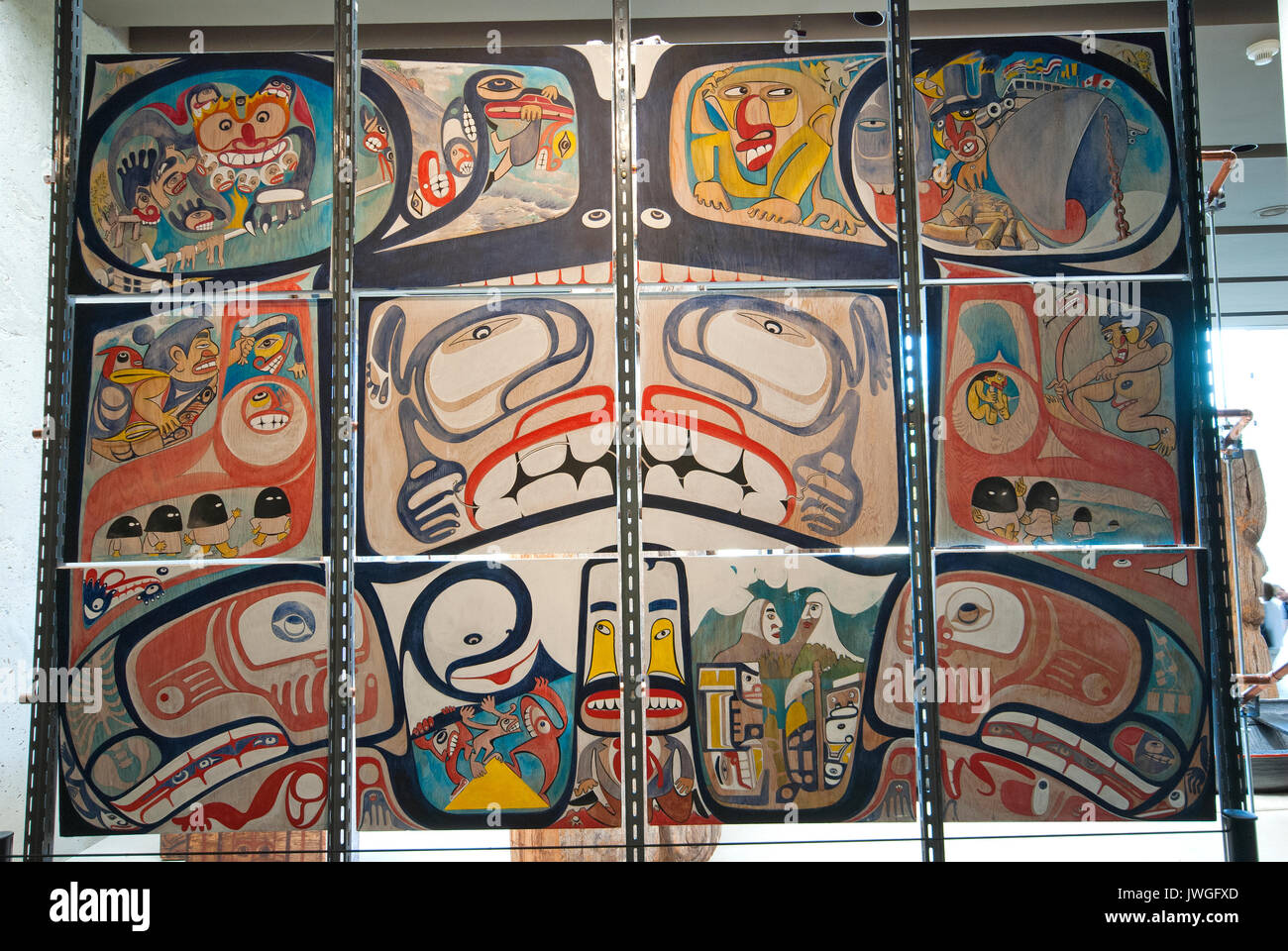 Michael nicoll yahgulanaas hi-res stock photography and images - Alamy