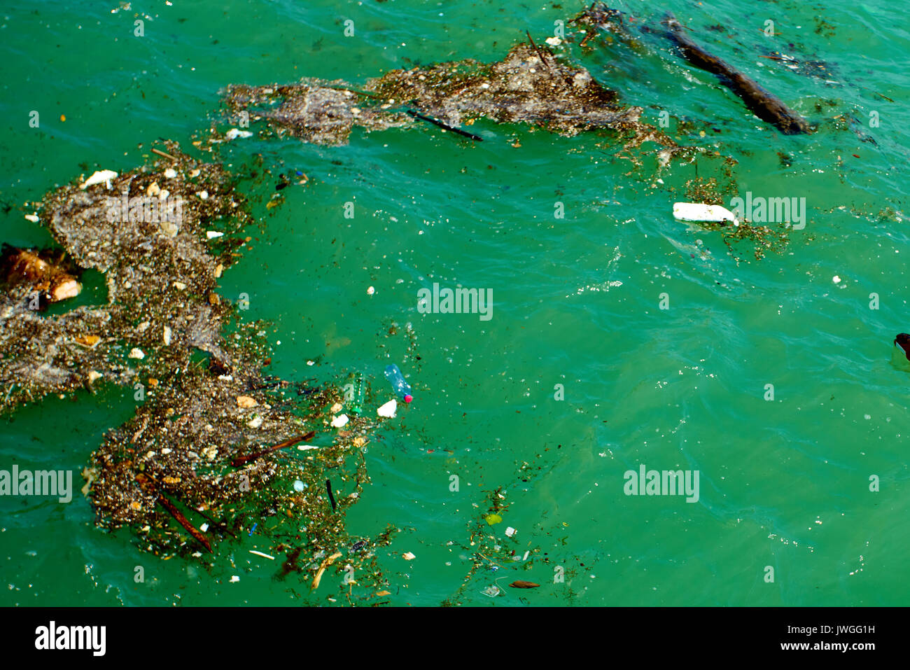 dirty sea with trash. Plastic pollution in ocean Stock Photo - Alamy
