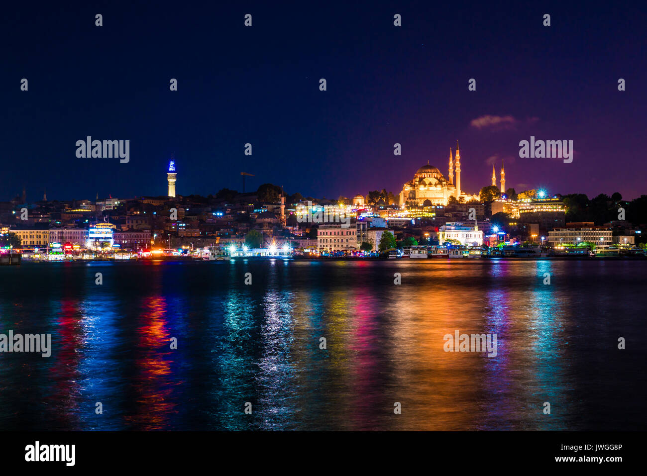 istanbul mosque in the night turkey Stock Photo - Alamy