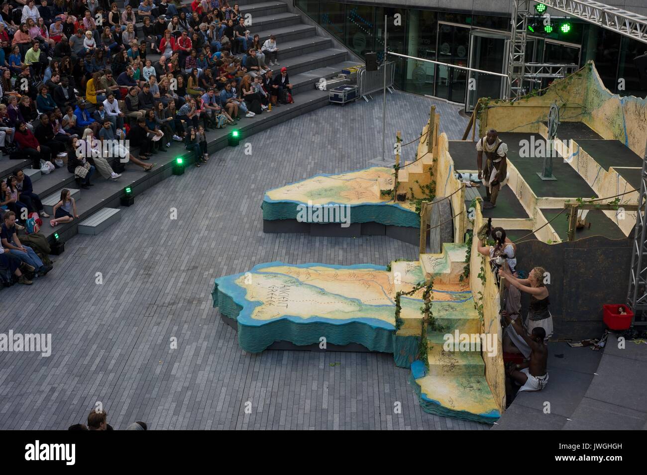 Outdoor theatre performance in london southbank Stock Photo - Alamy