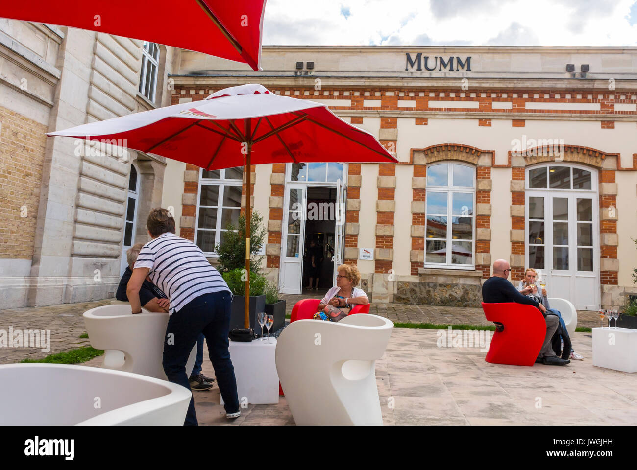 Mumm Champagne France High Resolution Stock Photography and Images - Alamy