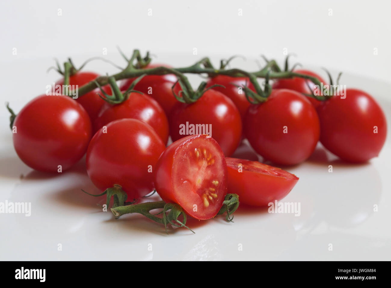 Tomate cerise hi-res stock photography and images - Alamy