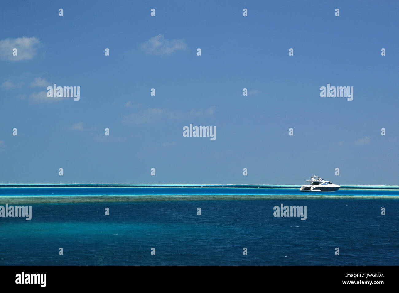 Yacht in Ari Atol, Maldives Stock Photo - Alamy