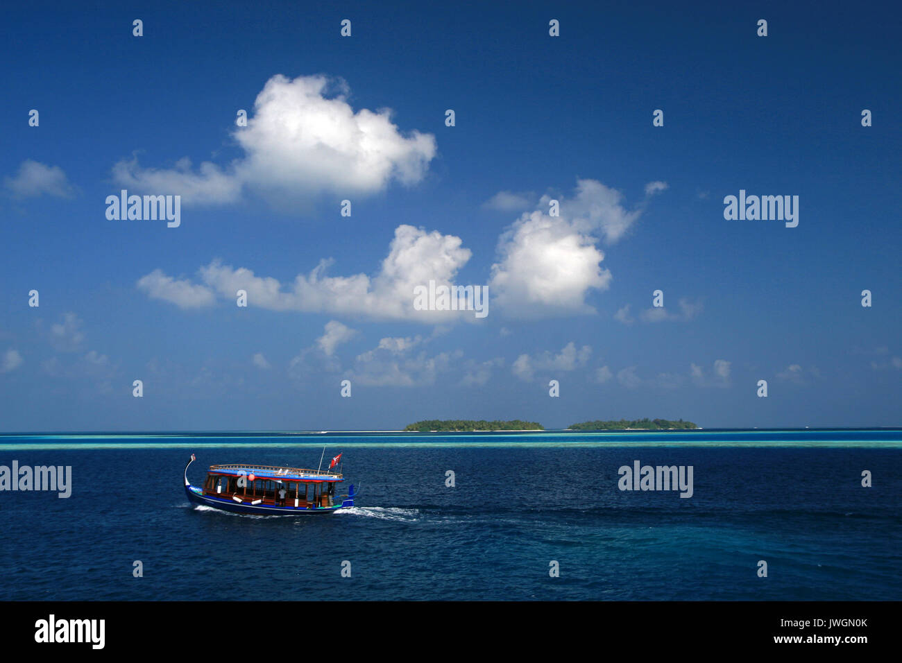 Dhoni - traditional maldivian boat, Ari Atol, Maldives Stock Photo - Alamy