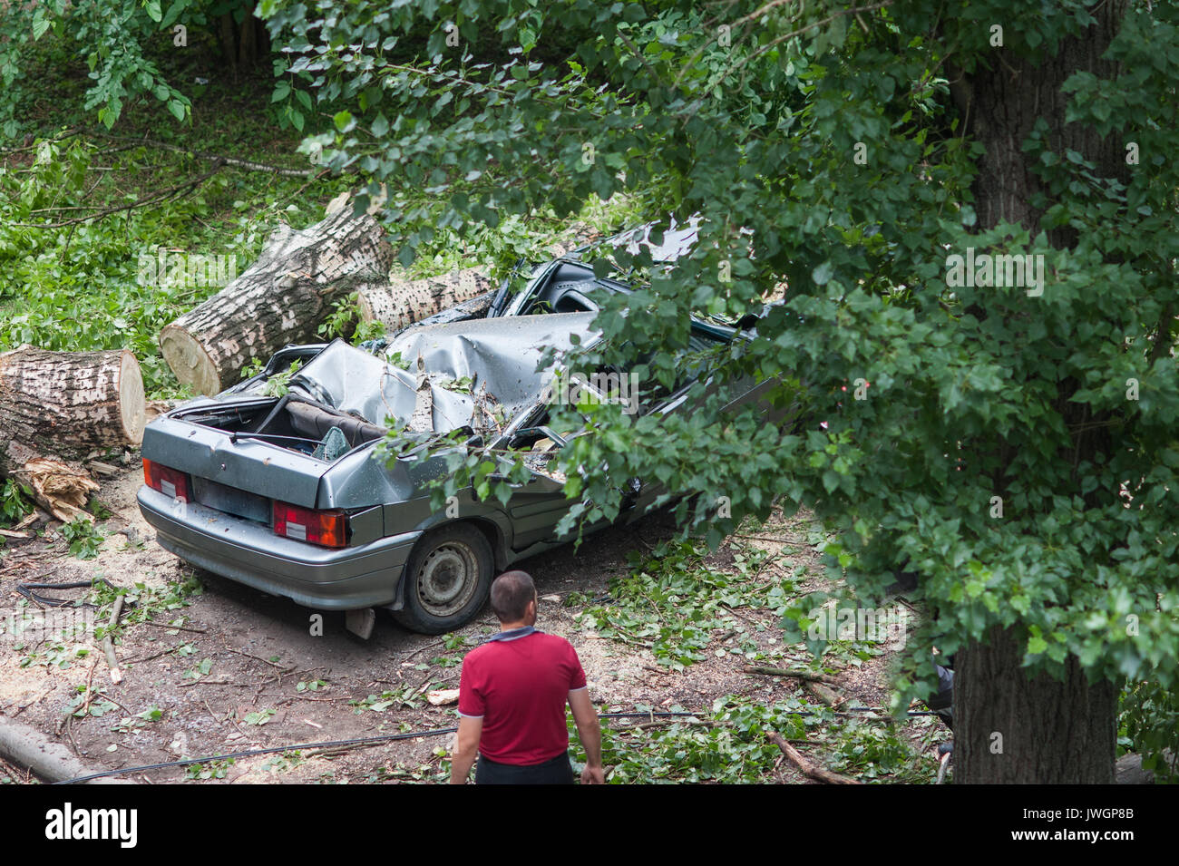 Crumpled wheel hi-res stock photography and images - Alamy