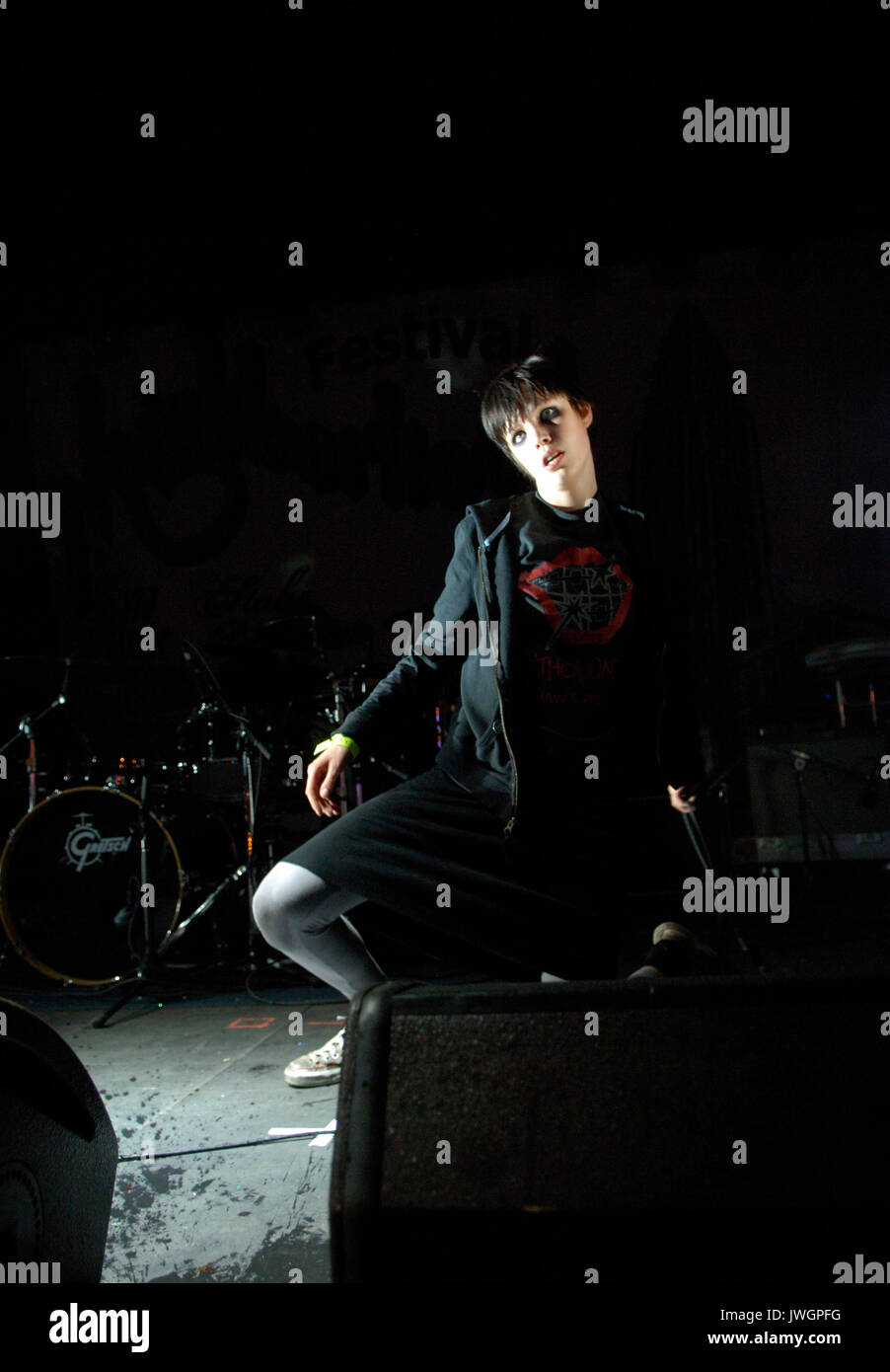 Alice Crystal Castles performing 2007 Neighborhood Music Festival LA ...