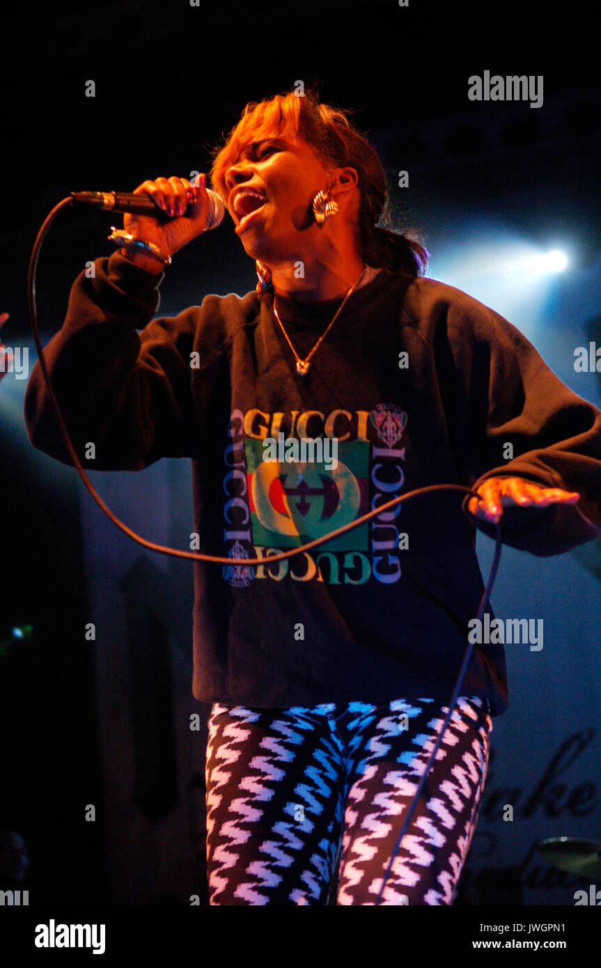 Santo Gold performing 2007 Neighborhood Music Festival LA Coliseum Los ...