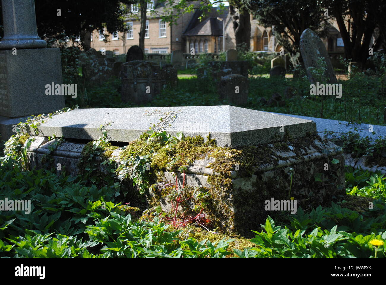 Peaceful grave hi-res stock photography and images - Alamy