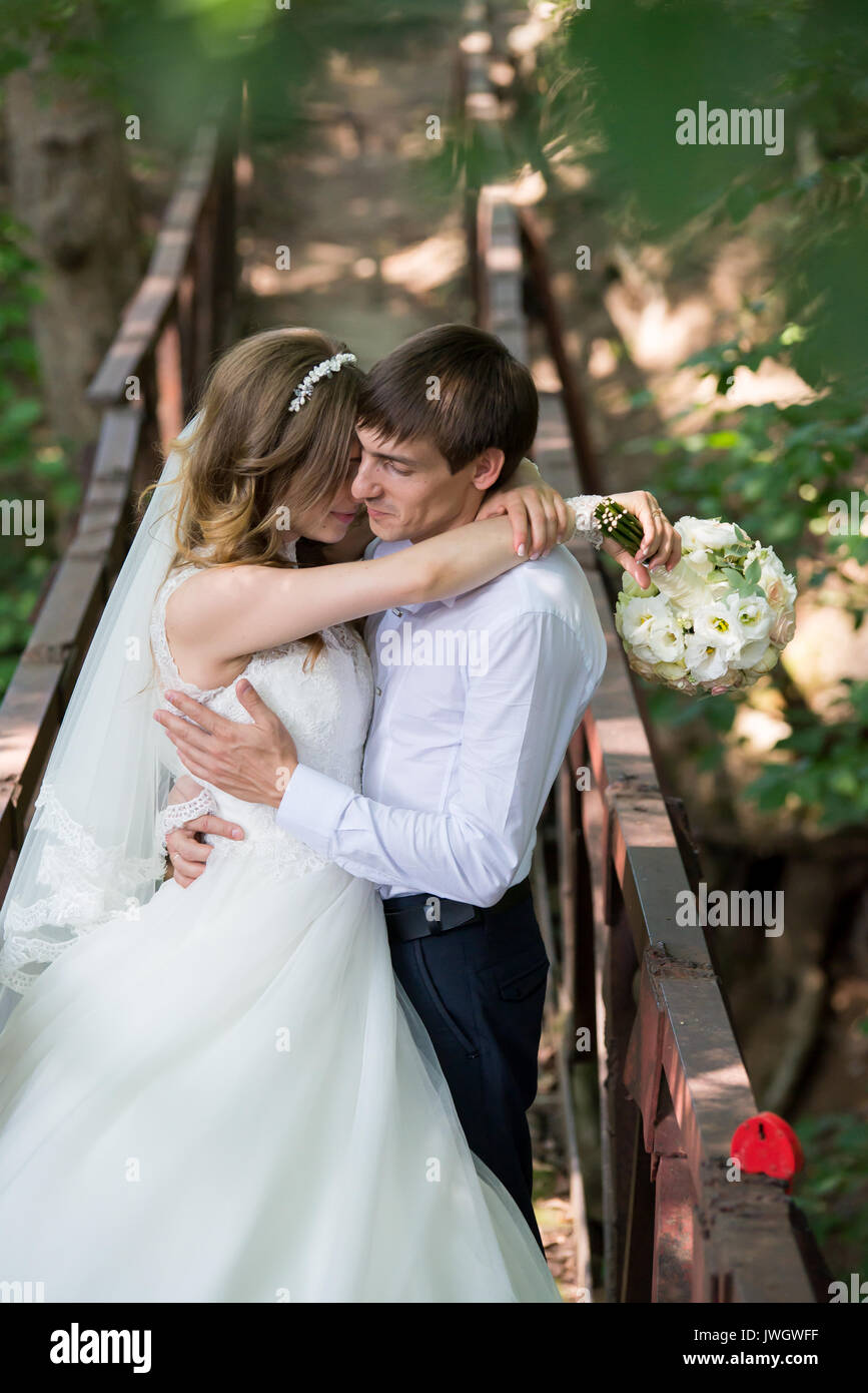 Beautiful married couple in the wedding day Stock Photo - Alamy