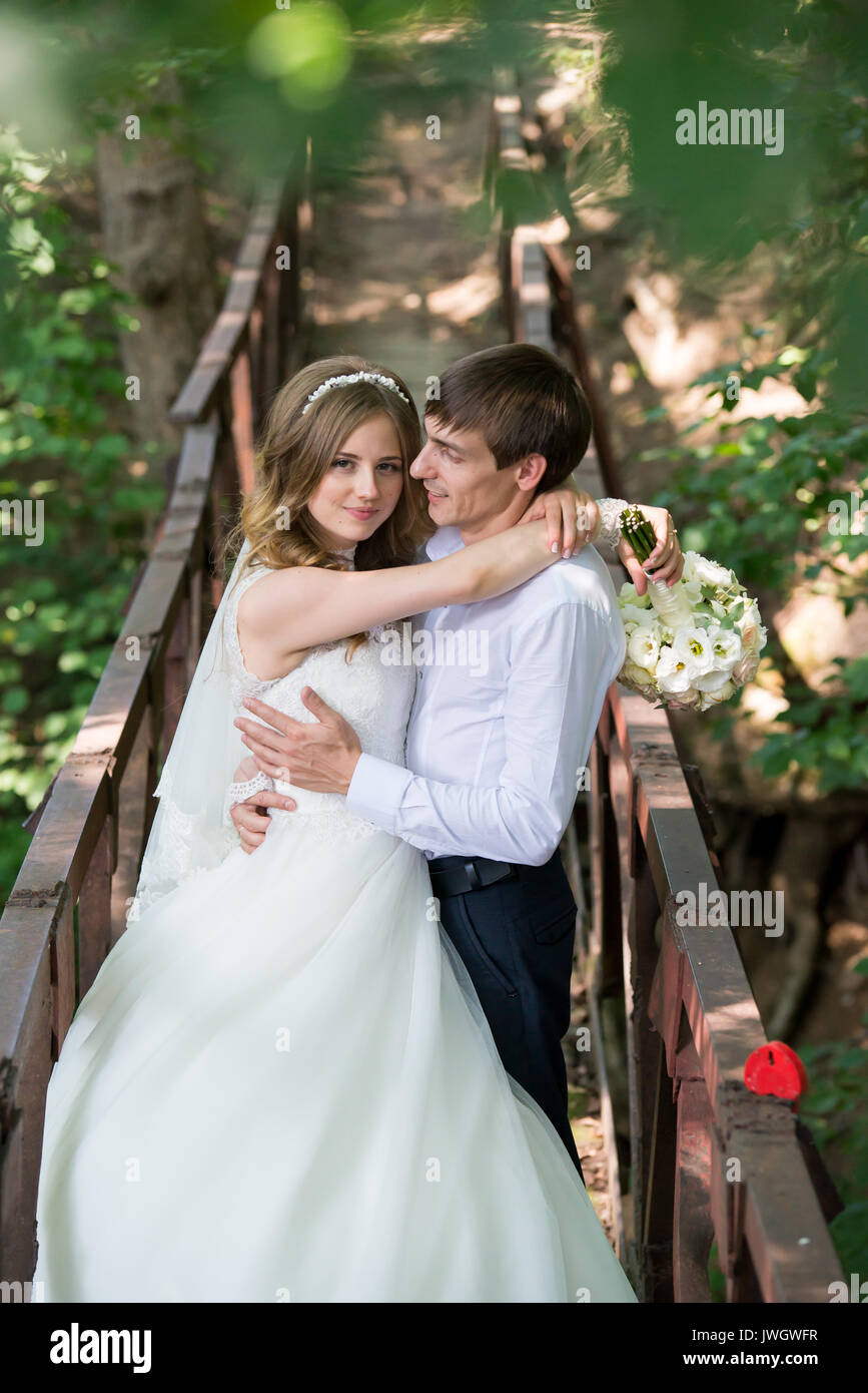 Beautiful married couple in the wedding day Stock Photo - Alamy