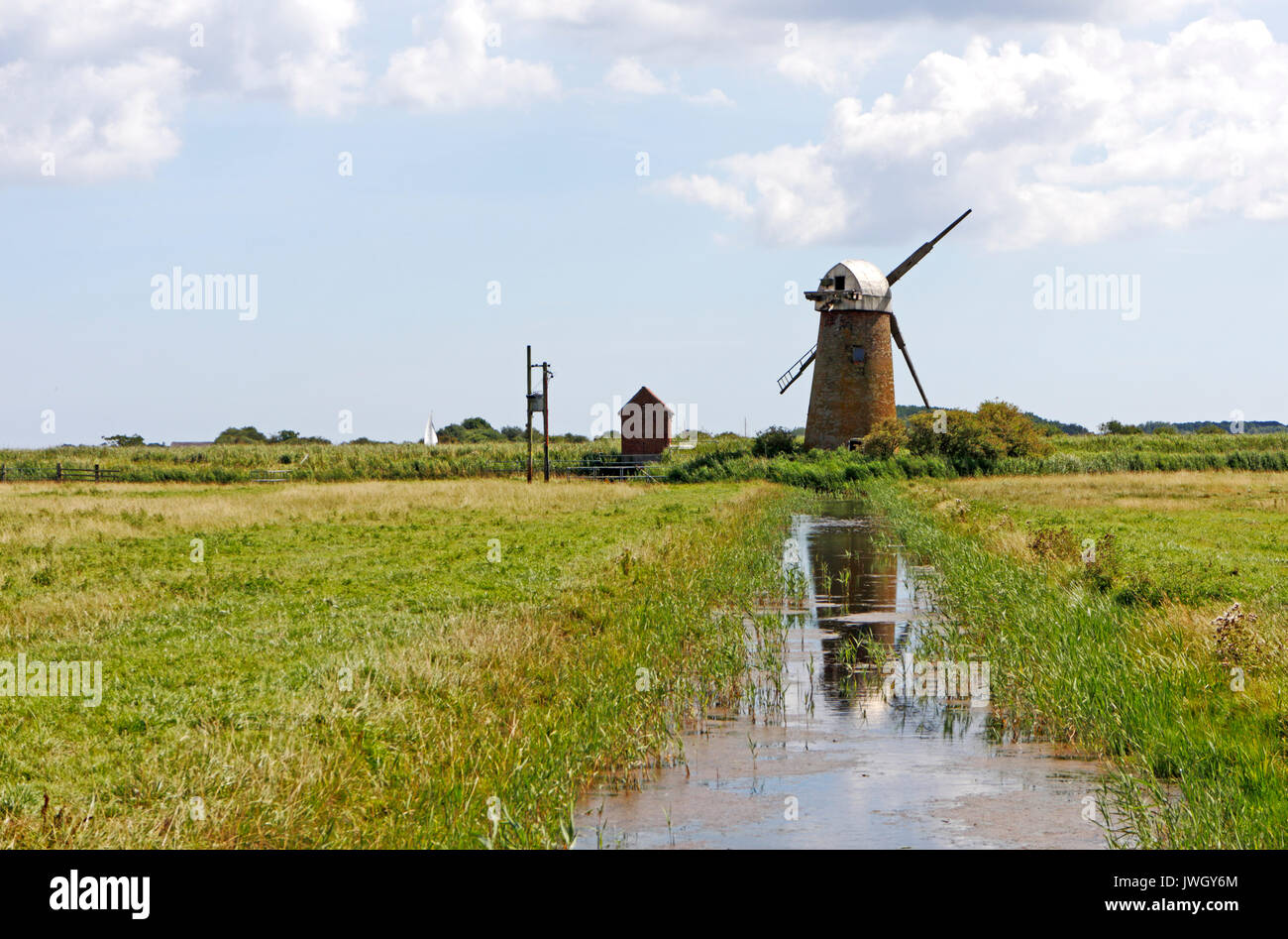 A view of the disused Heigham Holmes Drainage Mill in the Broads ...